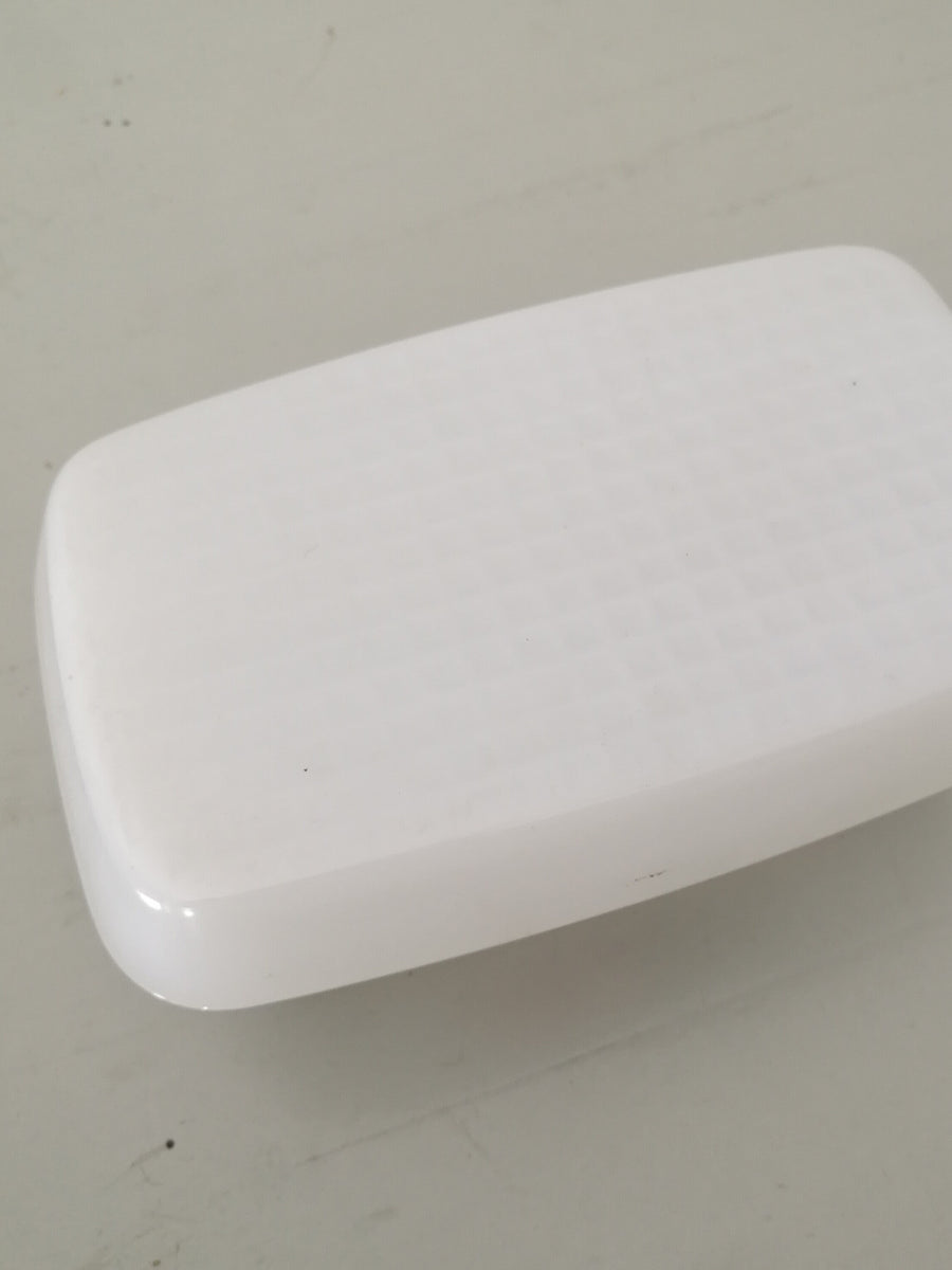 Voiastia, valkoista lasia – kooPérnu